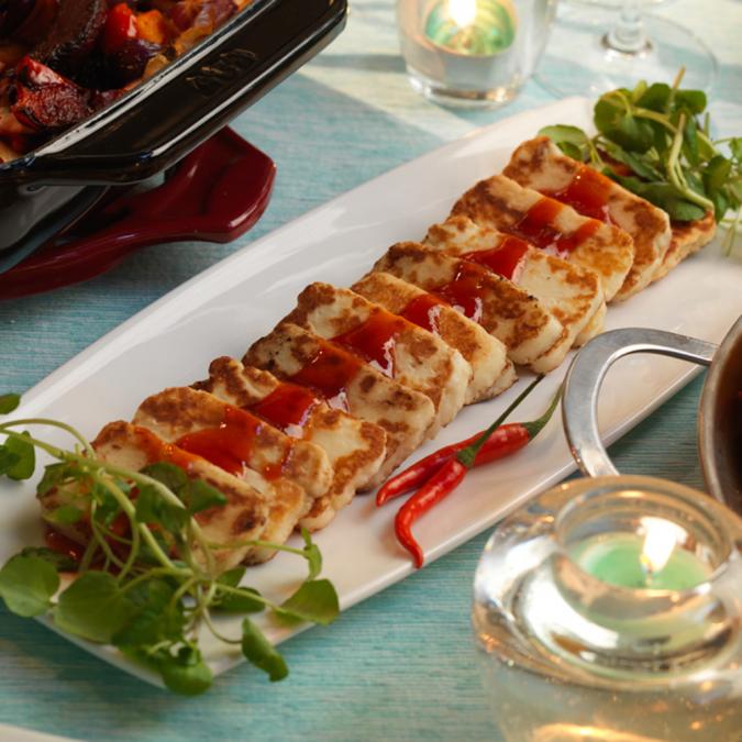 Grilled Halloumi Cheese With Chilli Sauce
